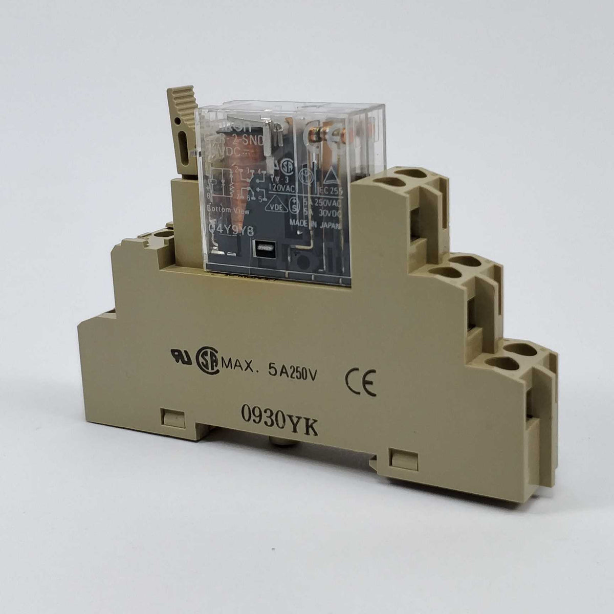 OMRON G2R-2-SND Relay with P2RF-08-E relay socket 24VDC – Buy2Sell ApS